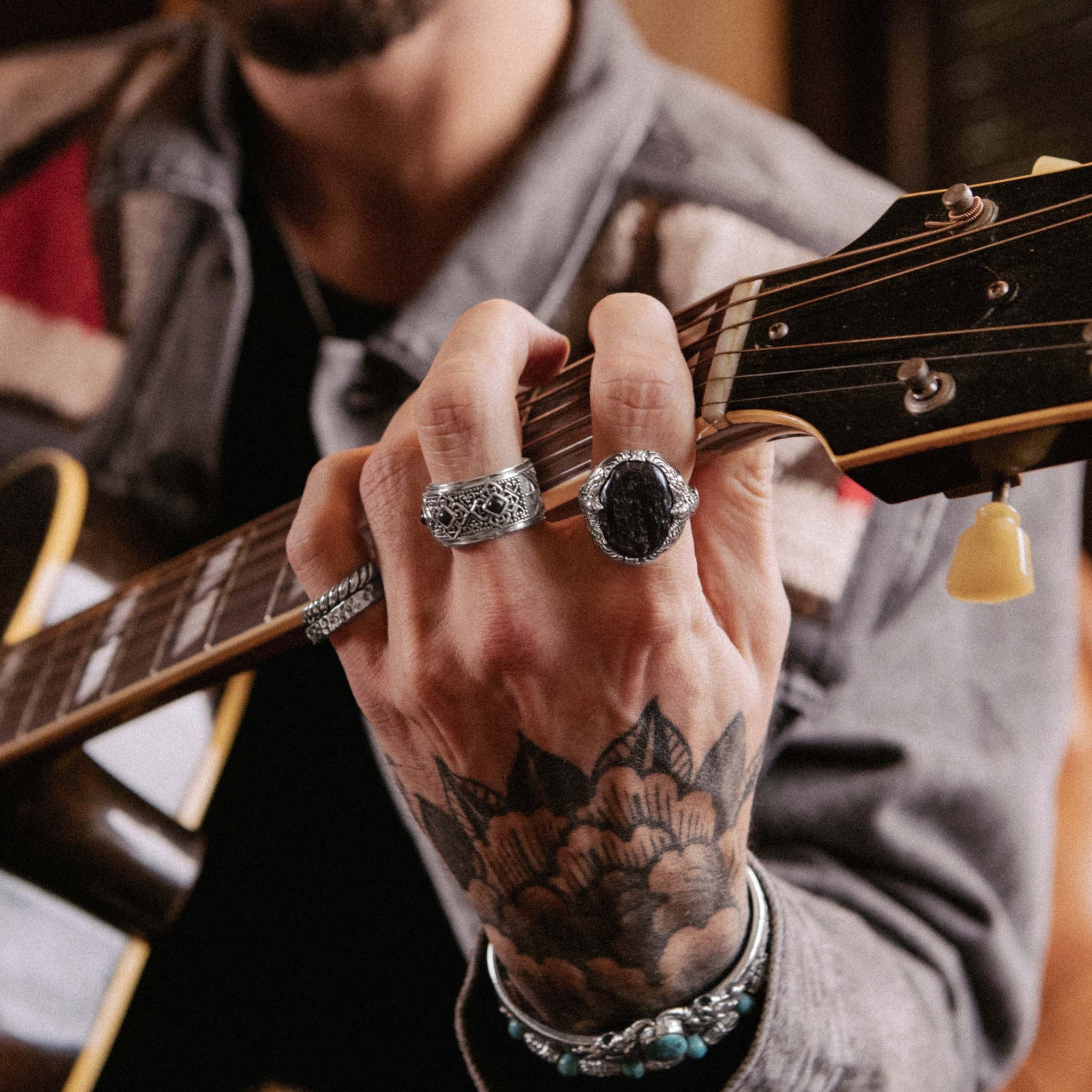 Omen x JJ Julius Son (Basalt) – Clocks and Colours EU